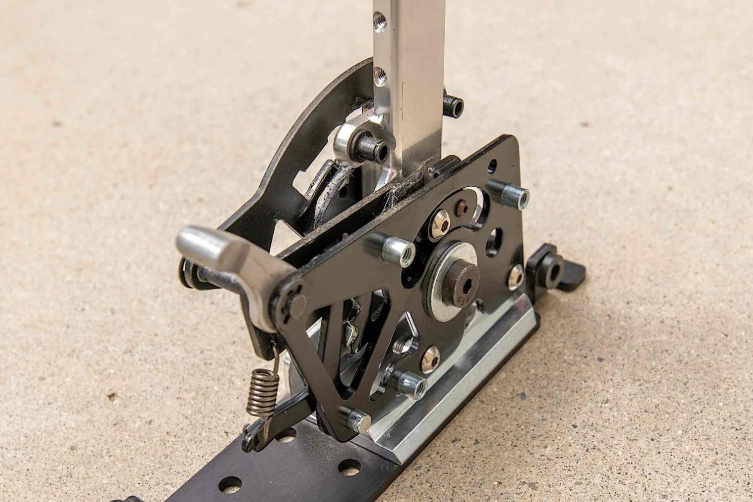 TCI Outlaw Shifter Rocks In More Than One Way | Off-Road Expo